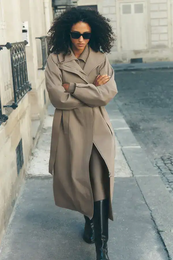 Alo Yoga Journey Trench Coat - Light Cocoa | Editorialist